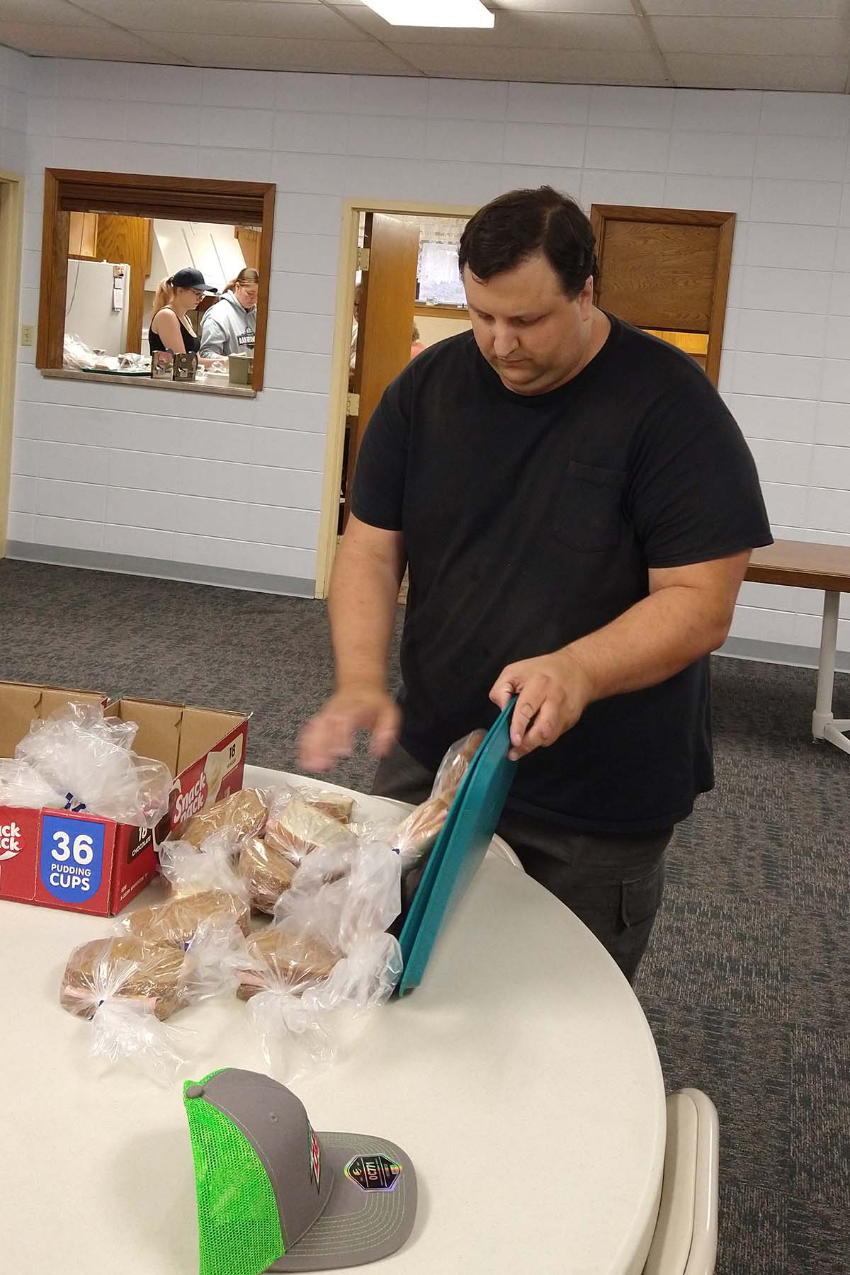 News – Students Pack Lunches at Lunch is Served - STC